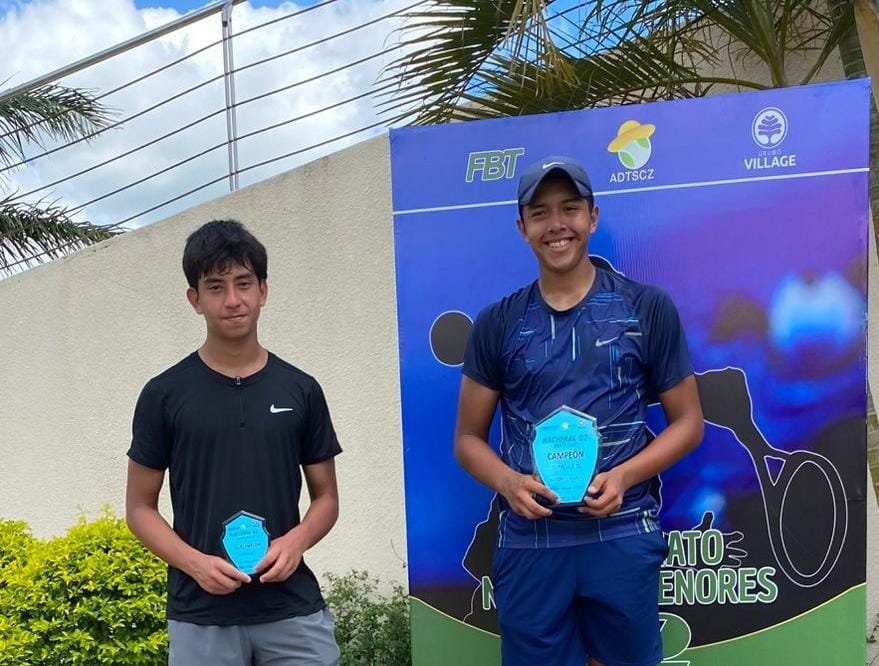 Cruceños Pablo Tolay, José Calle y Santiago Ghetti, campeones del Nacional G2 de 18 años - PODIO.bo